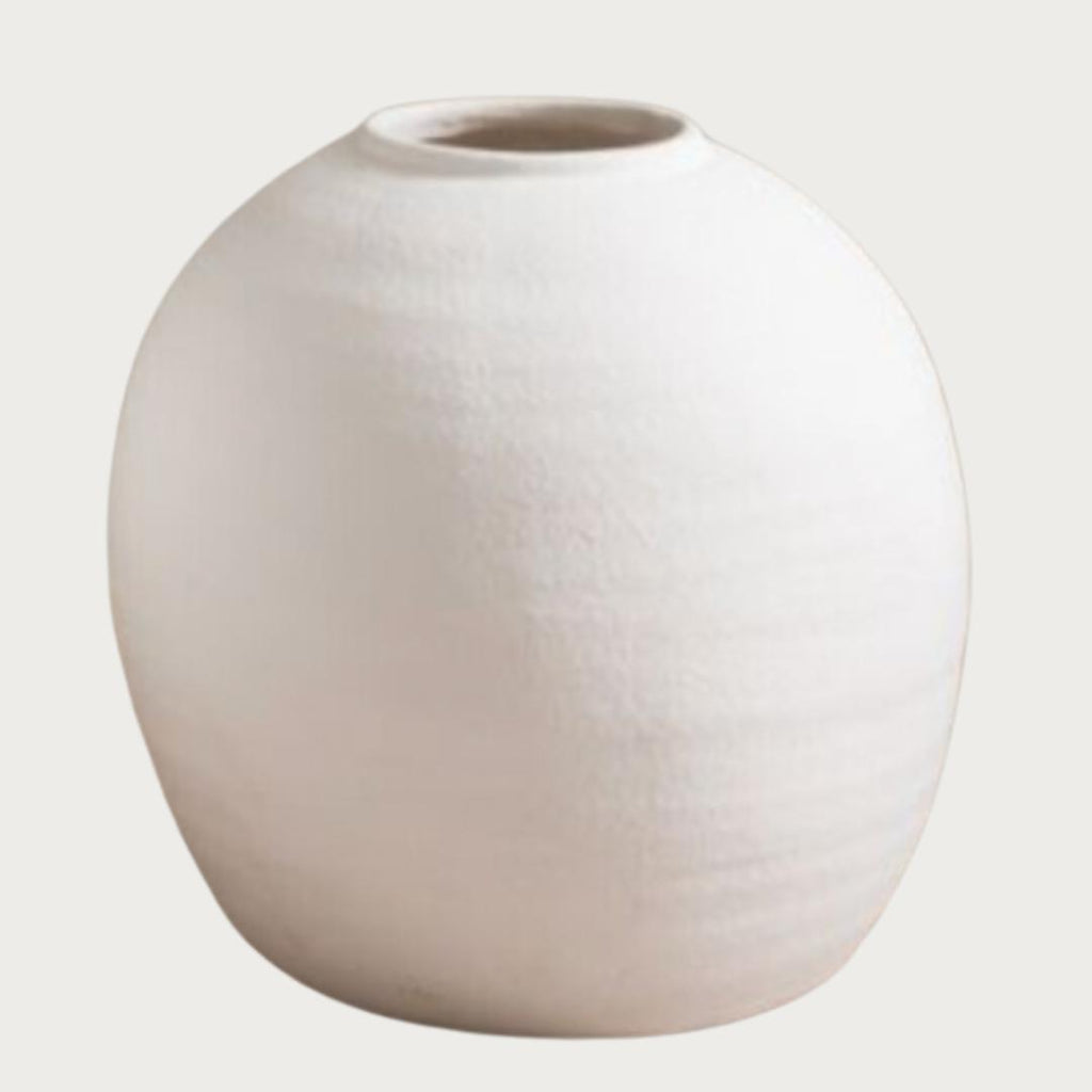 White Konos Vase – Third & Main